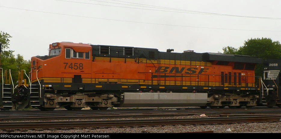 BNSF 7458
